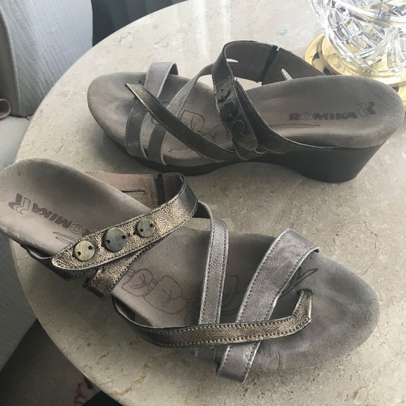 Romika | Shoes | Romika Size Metallic Sandals | Poshmark